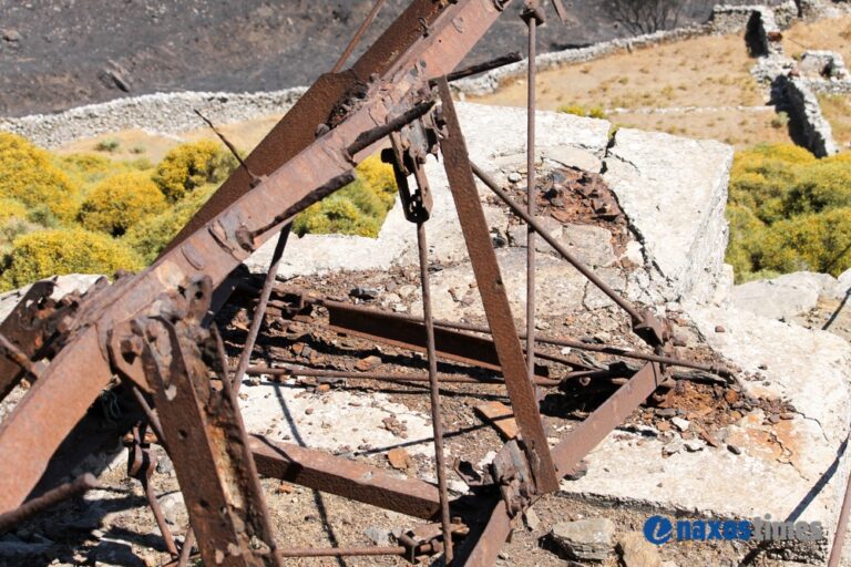 Τεράστιες καταστροφές και βανδαλισμοί στον Εναέριο της Νάξου (video ...